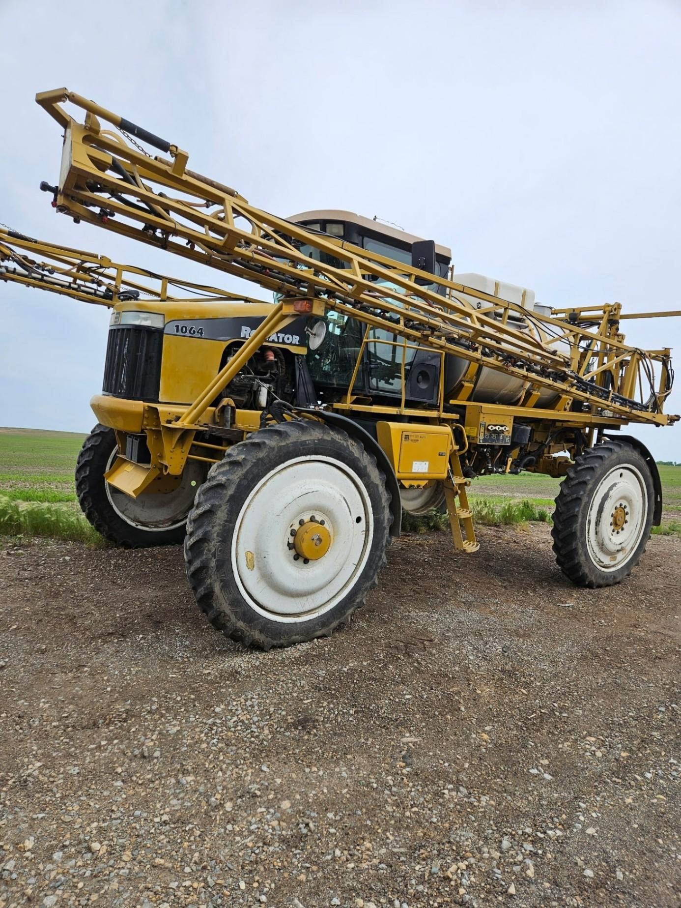 2007 ROGATOR 1064 4WD Self Propelled Liquid Fertilizer Spreader for ...