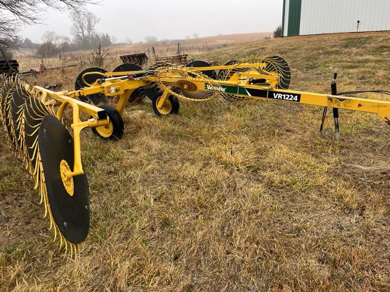 Vermeer VR1224 V Rake w/ Center Kicker for sale | Wheaton, KS